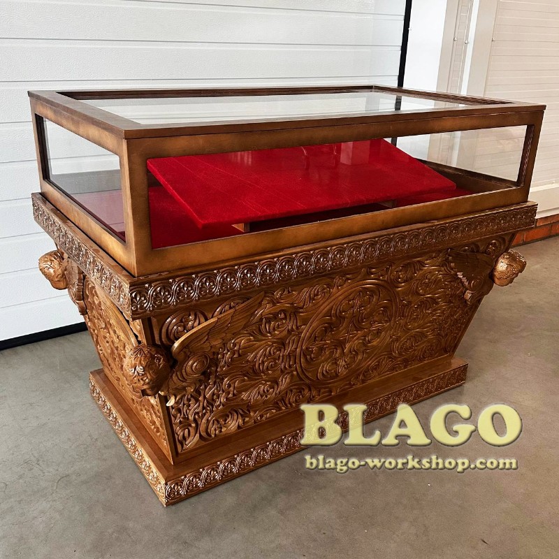 Wooden tomb with carving 125x75x87 cm